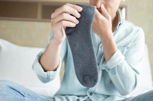 Understanding Foot Sweating and Stinky Feet: Causes and Solutions – DrLuigi